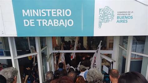 Los Pedidos De Los Gremios Estatales Y Docentes Bonaerenses En La
