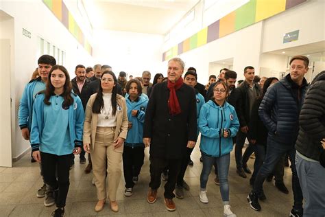 Schiaretti Inauguró El Edificio De Una Nueva Escuela Proa En Río