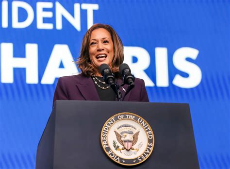 Kamala Harris “superfan” Dei Simpson La Candidata Democratica A
