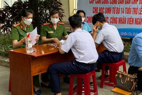 Linh Hoạt Cấp Cccd Gắn Chip Cho Học Sinh Và Người Già Yếu Báo Công An