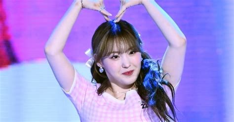 [포토] 케플러 김채현 팬들에게 하트 발사~