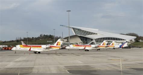 Aumenta el tráfico de pasajeros en los aeropuertos de Bilbao y San