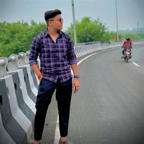 ᴘɪʏᴜꜱʜ ॐ 01 piyush Threads Say more
