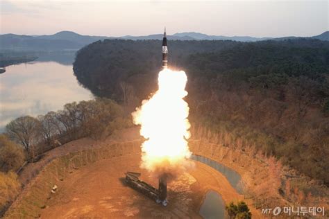 북한 40여일 만에 탄도미사일 발사icbm 도발 임박했나 머니투데이