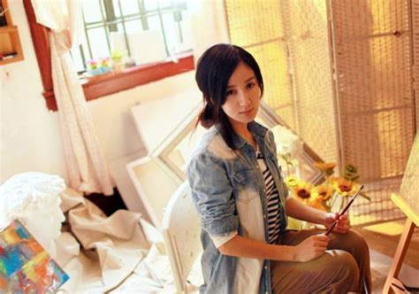 《爱情公寓3》胡一菲甜美脱俗写真新浪图片