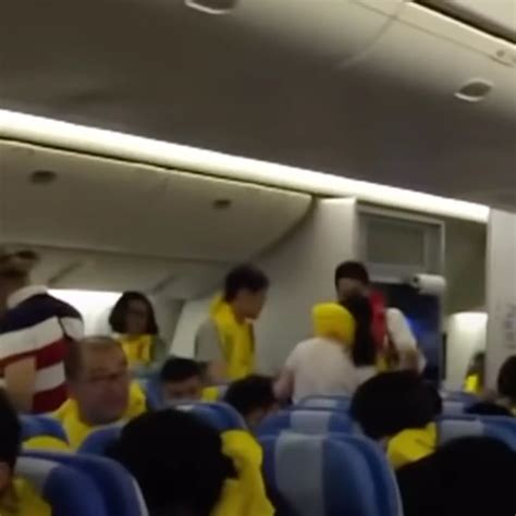 Man Films Video During Planes Emergency Landing And The Footage Is