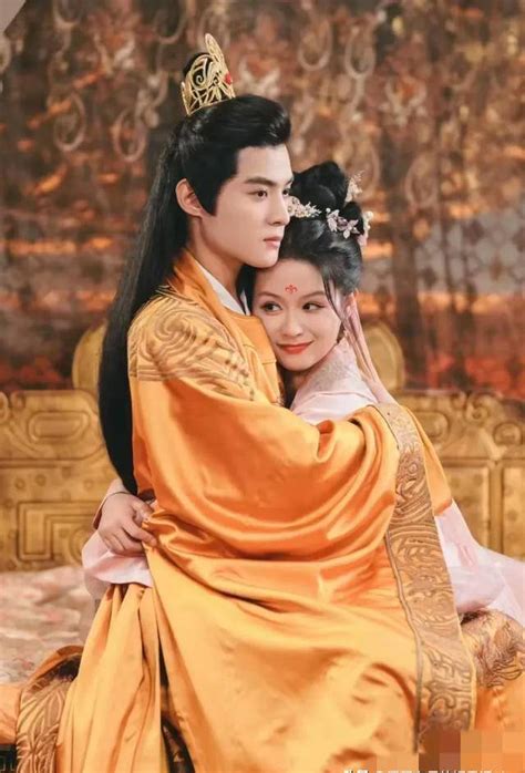 短剧女主甜心教主”余茵，小巧可爱，惹人怜爱，新剧上线！赵英剧情宫斗