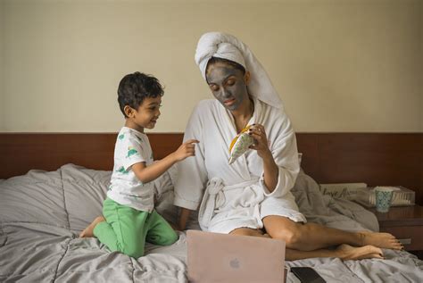 Working Moms Motherhood Selfie Scenes Selfies