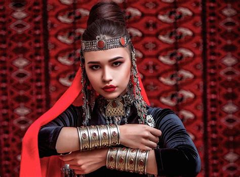 Туркменка Turkmen Ethnic Style Turkmenistan