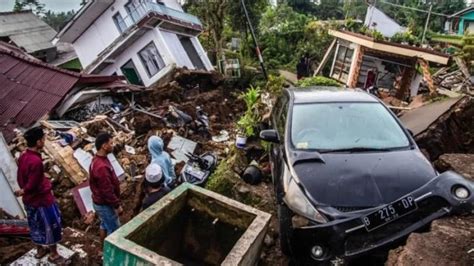 268 Muertos Tras Un Sismo En La Isla De Java Mmx
