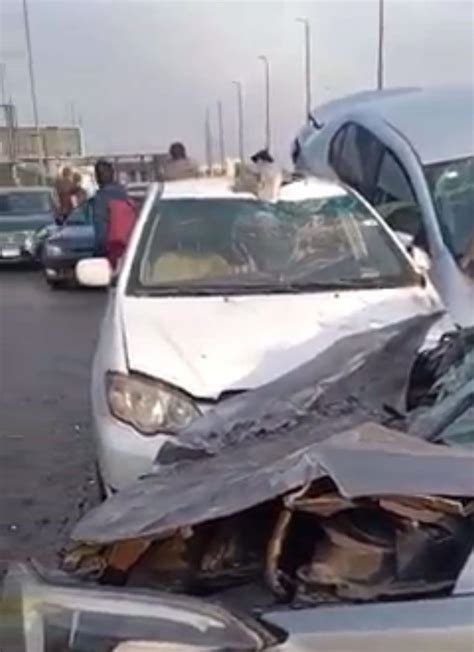 الملاكي اتعجنت حادث تصادم مروع أعلى كوبري أكتوبر صور مصراوى