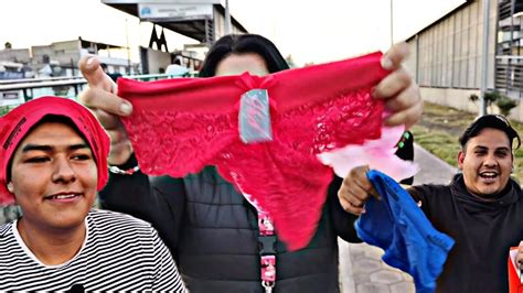 Regalando Calzones En La Calle Youtube