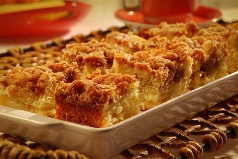 Bolo Cuca De Banana Farofa E Creme