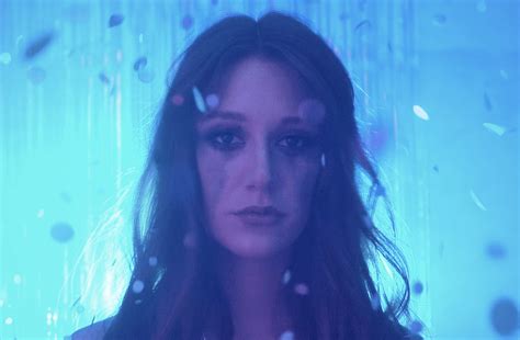 Fani Solomun Singlom Sama Najavljuje Svoj Prvi Album Novi List