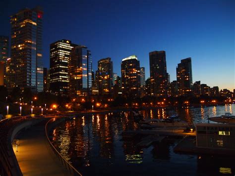 無料画像 地平線 日没 スカイライン 夜 シティ 超高層ビル 都市景観 ダウンタウン 夕暮れ イブニング 反射