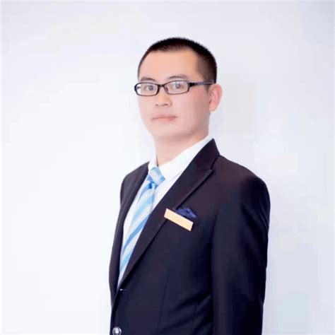 【铜梁相亲网】优质嘉宾推荐—92年小哥哥，金融保险内勤，已购房，寻善良有爱心那个她要求信息身高