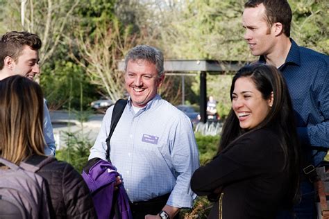 Foster Hybrid Mba Program Rises To 3 In Us News Ranking Foster