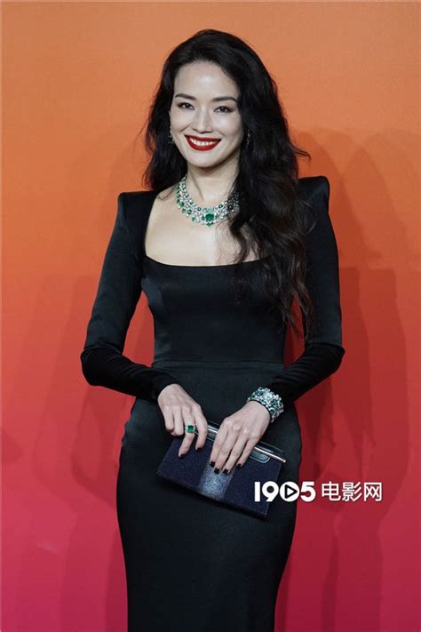 美上熱搜！舒淇穿緊身小黑裙 風情萬種搖曳生姿 娛樂 Inewsdb 日日新聞．掌握每日新鮮事