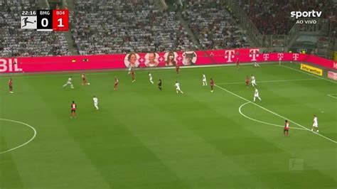 Vídeo Aos 22min do 1 tempo Tapsoba do Leverkusen finaliza mas a