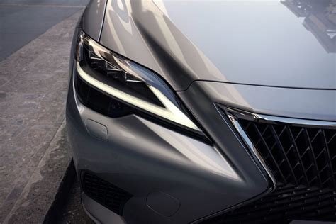Lexus LS la limousine Hybride emblématique Lexus France