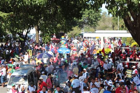 Marcha De Servidores Federais Em Brasília Mostra Insatisfação Com
