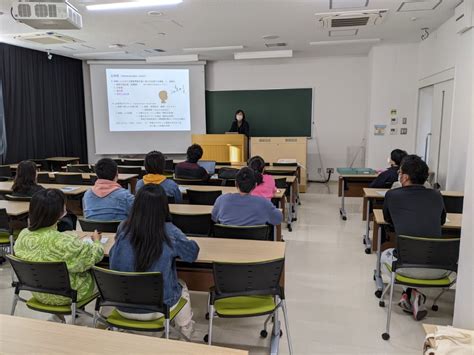 九州大学人間環境学府ウェブサイト 九州大学人間環境学府は、心理学、臨床心理学、健康科学、社会学、人類学、教育学、建築学の諸分野を一つの新た