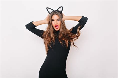 Free Photo Sensual Brown Haired Model Dancing In Studio