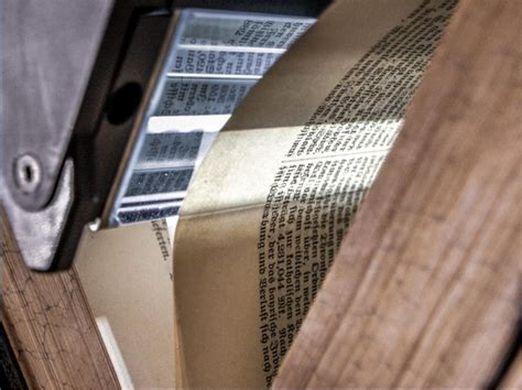 Scanner Robot Livros Livro Old Books Livro Antigo Digitalizador