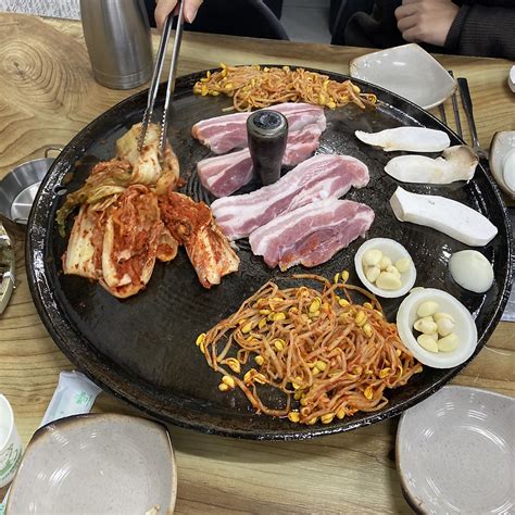 한식 배추김치 파김치 맛집인 싹쓰리 솥뚜껑 김치삼겹살 노원 중계