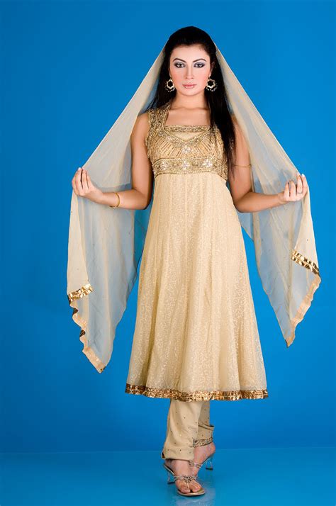 Now Come In Eve Inn Sweet Desi