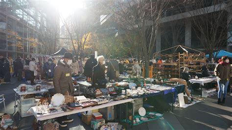 未来のために記録する 東京日本最大級の骨董市大江戸骨董市有楽町