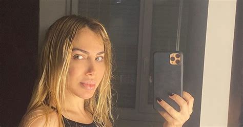 FOTOT Pushimet e nxehta të kandidates shqiptare për deputete Lifestyle