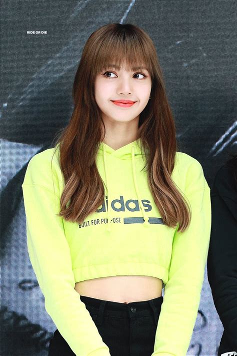 Blackpinks Lisa Named As A Power Dresses In Lysts Year In Fashion 2019 Koreaboo