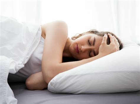 Pourquoi il vaut mieux dormir sur le côté gauche Femme Actuelle Le MAG