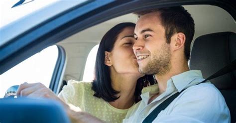 Seks Di Mobil Akan Lebih Nikmat Dan Panas Bila Anda Lakukan 6 Posisi Ini