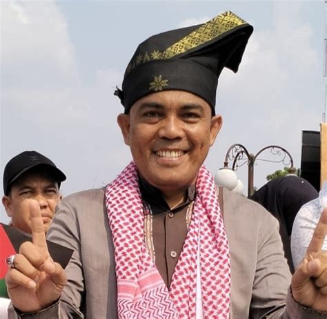 Ketum Dpn Gtb Minta Spanduk Mantan Gubri Syamsuar Ditertibkan