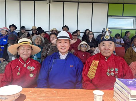 Мөнхтулга Архангай аймгийн Өлзийт сумын 100 жилийн ой өргөн дэлгэр сайхан болж байна Өөлд