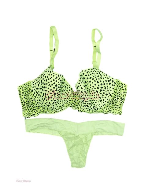 Charli Phoenix 霓虹绿猎豹文胸和内裤套装 Fans Utopia