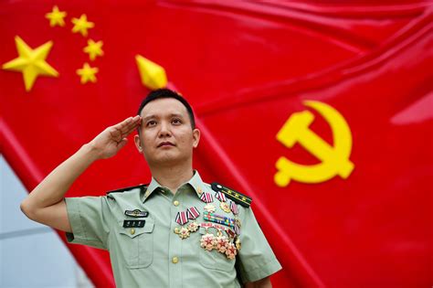 大校是什么级别的军官大校军官咋识别，是什么级别的军官在军中担任啥职务？ 说明书网
