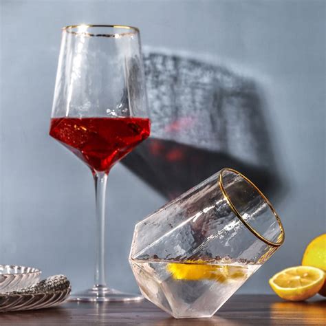 Diamond Wine Glasses Luxuriously Hammered Finish Glasscias