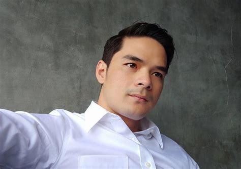 Portrait Of Ftv Actor Frans Nickolas Admits To Formerly Being Addicted