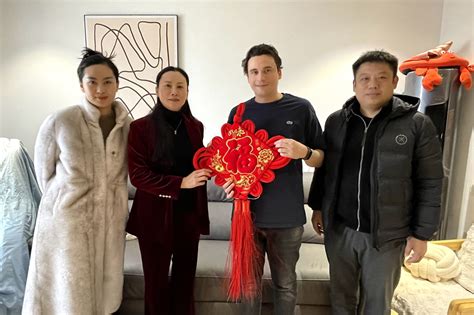 我校开展“迎新春送温暖”春节慰问外教活动 洛阳理工学院