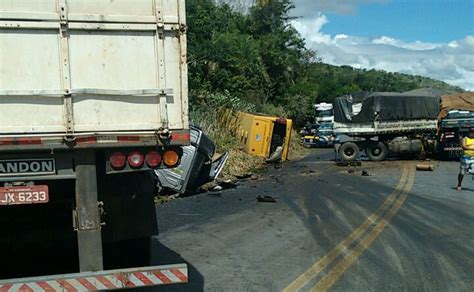 Duas Pessoas Morreram Em Grave Acidente Na BR 242