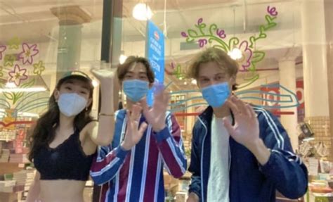 Pin By Bella🎀 On Tsitp🍋☀️ Friend Photoshoot Summer Books Summer Of Love