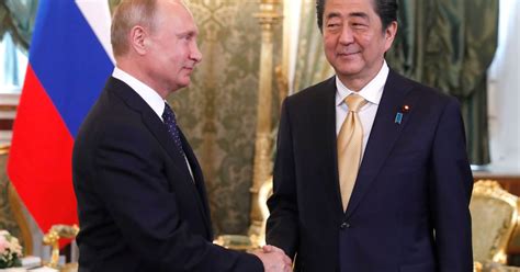 Putin And Abe Discuss Kuril Islands Wwii Peace Treaty The Seattle Times