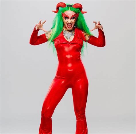 Hot Shotzi Blackheart Photos