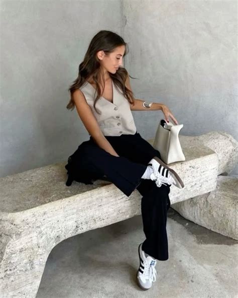 Pin By Valeriasaolv On Ofnis In Casual Chic Outfit Fashion Inspo Outfits Transition Outfits