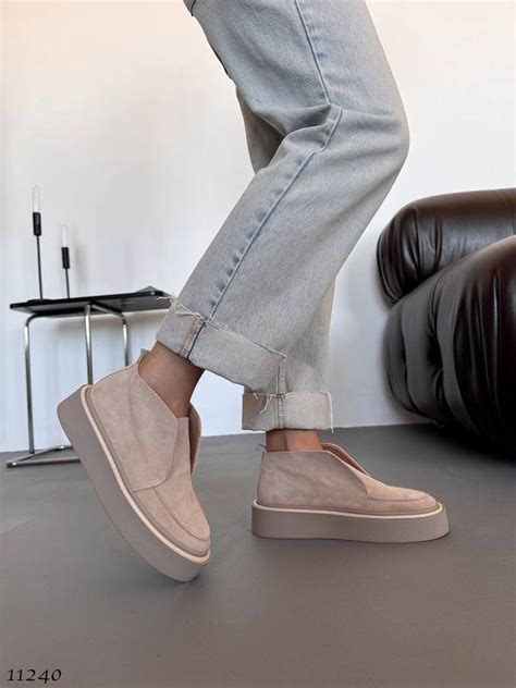 Жіночі лофери бежеві з натуральної замші замшеві високі лофери на платформі 11240 — ціна 1950