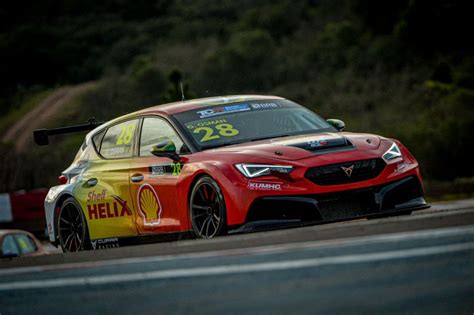 Raphael Reis Supera Galid Osman Por Nove Milésimos No Primeiro Dia Do Tcr Brasil Banco Brb Em Rivera