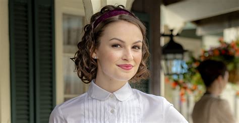 Facts About Kayla Wallace Facts Net